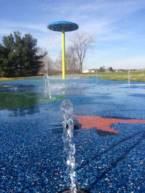 Residential Splash Pad for your backyard - Clásico - Piscina ...
