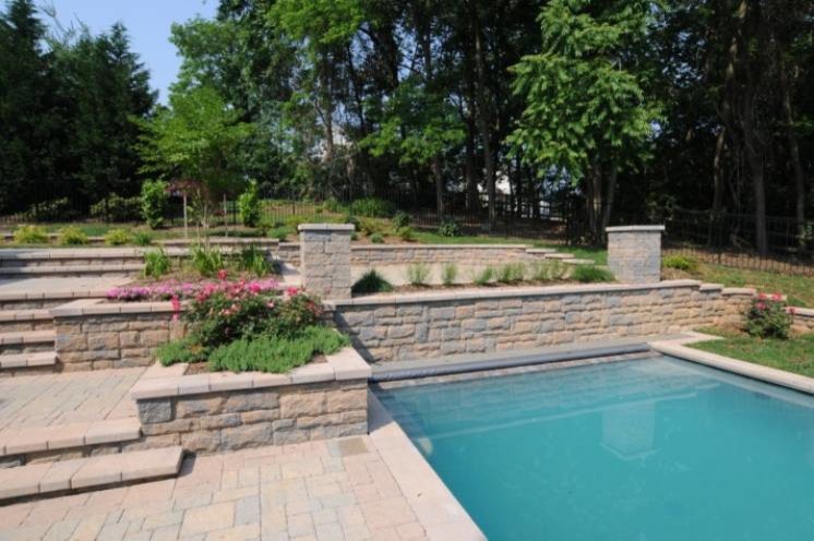 Retaining Walls - Minimalistisch - Pools - Washington, D.C. - von BR Design Build | Houzz