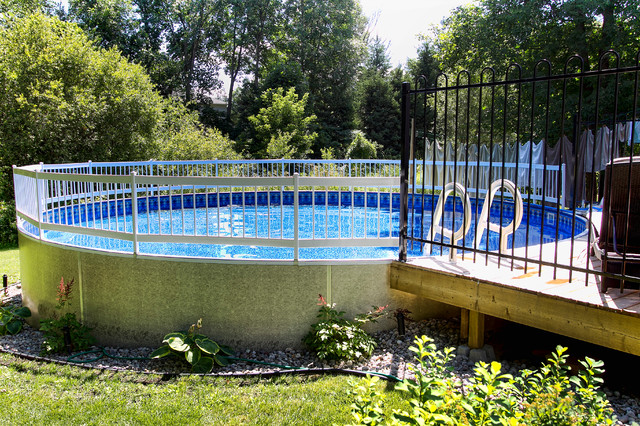 Semi-Inground Pool with built-in deck - Clásico - Piscina - Ottawa - de ...