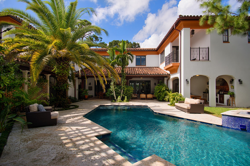 Smith Res (Casas Sevillanas) - Tropical - Pool - Miami - by Nelson de ...