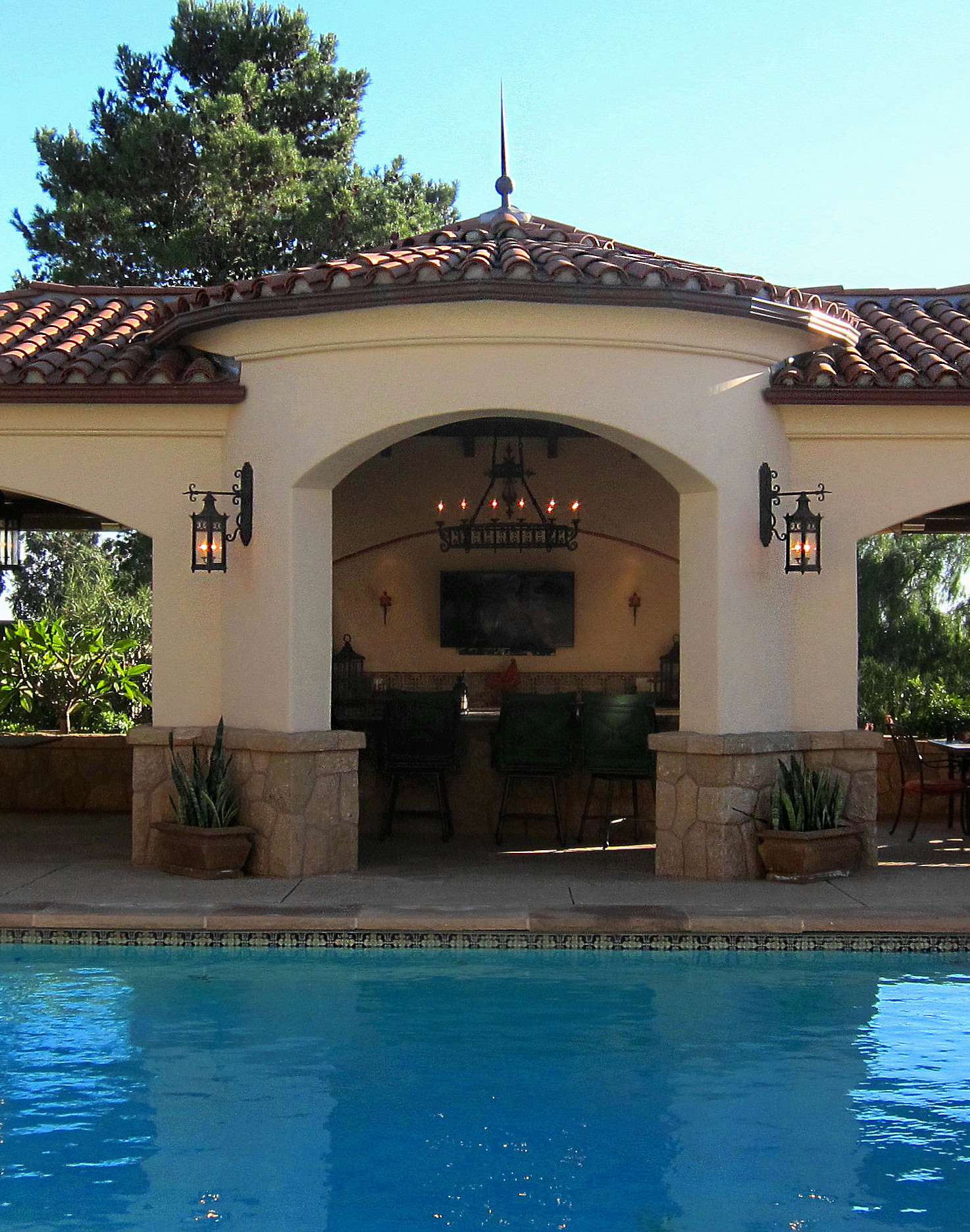 Pool House Spanish Ranch Spanish Style Pool Photos & Ideas | Houzz