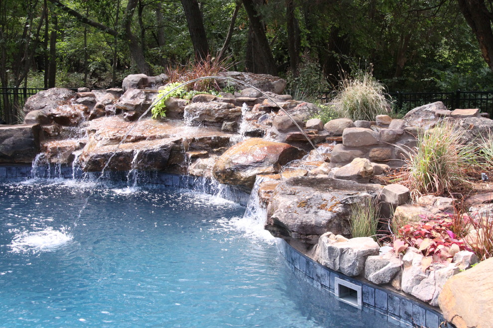 Springdale - Traditional - Pool - Wichita - by Treescapes | Houzz
