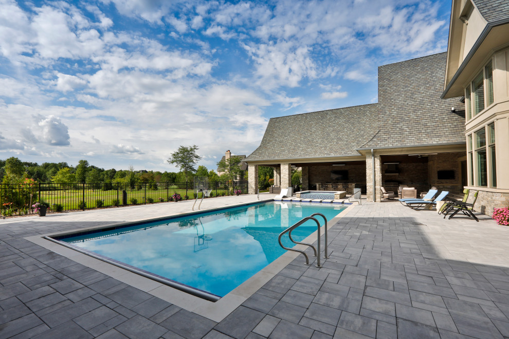 St. Charles Swimming Pool and Hot Tub with Floating Steps - Classico ...