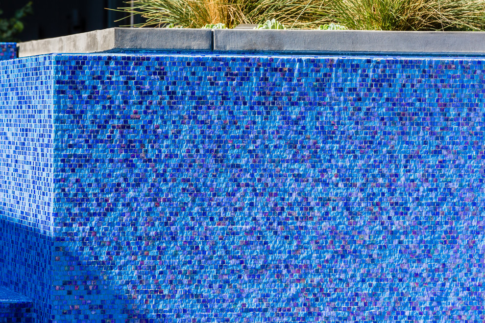 Sunlit Iridescent Glass Tile Spa Detail - Modern - Pool - Los Angeles ...