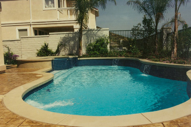 Swan Pools | Swimming Pool Company | Aesthetics | Cantilever Coping ...