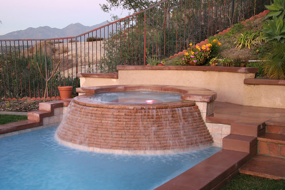 Swan Pools | Swimming Pool Company | Spa Rip Rap - Klassisch - Pools ...