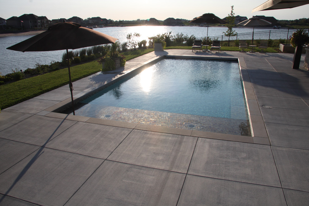 Swimming Pool - Concrete - Contemporary - Pool - Omaha - by BONSALL ...