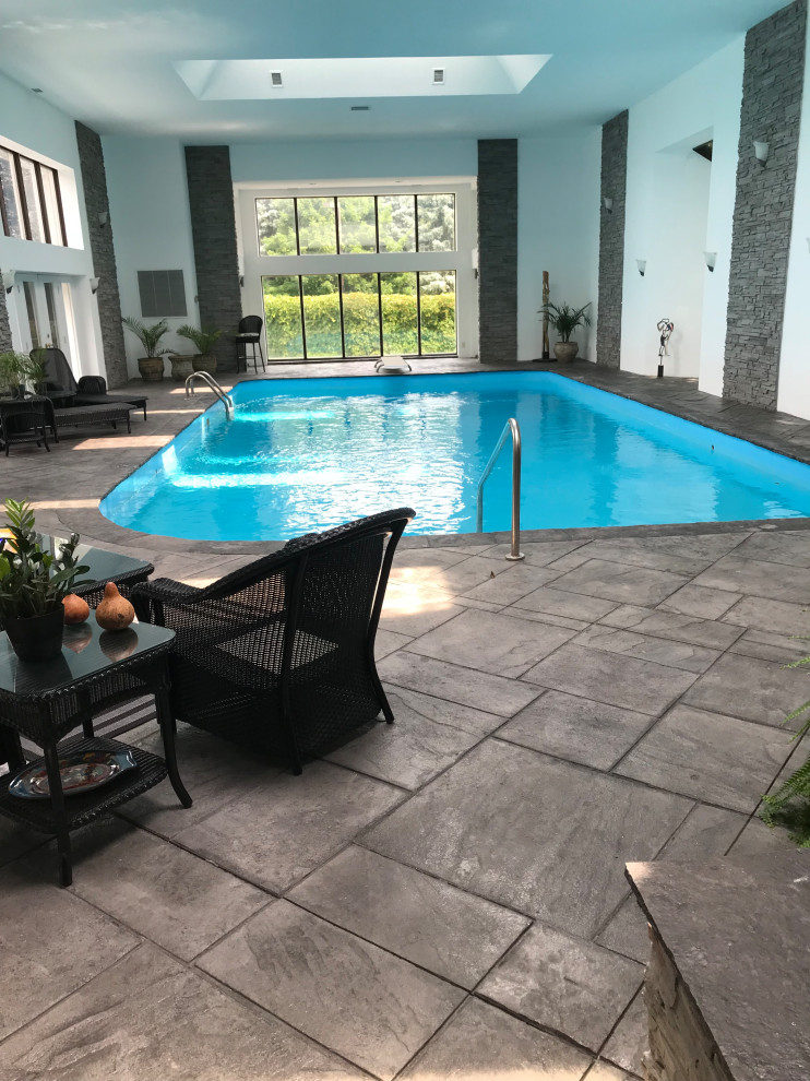swimming pool with Epoxy - Pool - Toronto - by Andy's Renovation | Houzz