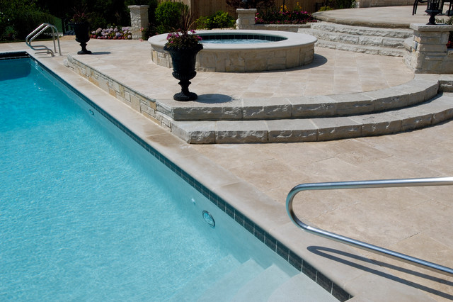 Swimming Pool with Separate Elevated Hot Tub - Classique - Piscine ...
