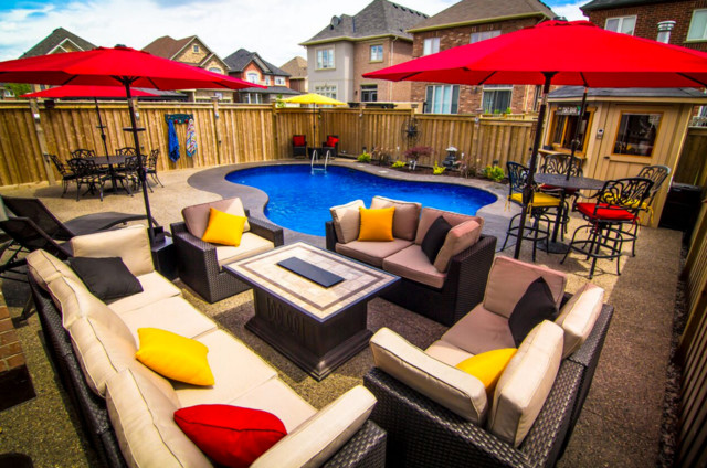 Taormina Retreat in Hamilton - Classique Chic - Piscine - Toronto - par ...