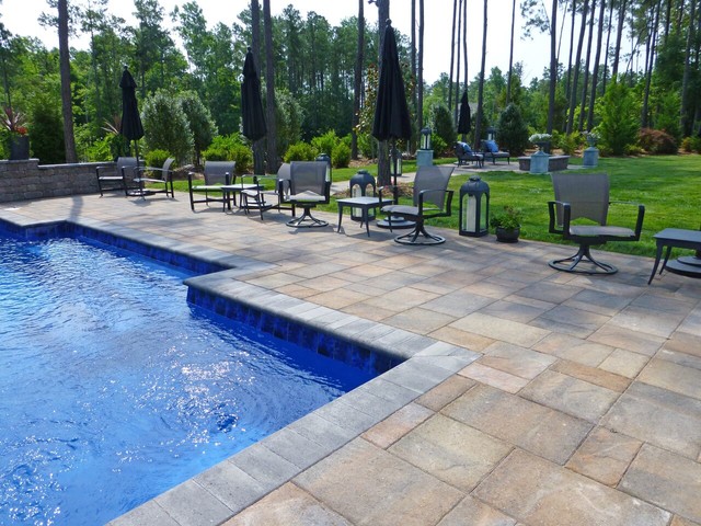 The Highlands Pool and Pergola Paradise Chesterfield - Classique ...
