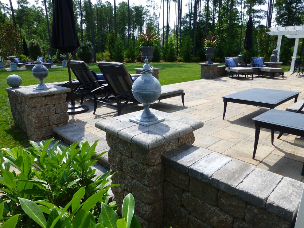 The Highlands Pool and Pergola Paradise Chesterfield - Traditional ...