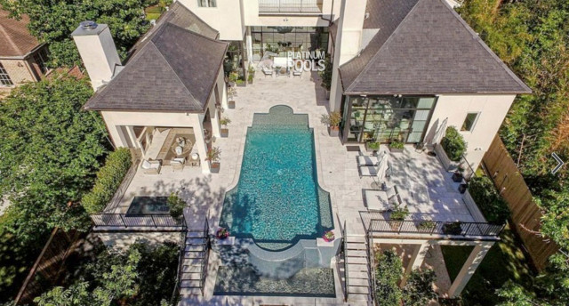The Oneils Oasis 200 000 Contemporary Swimming Pool And Hot Tub