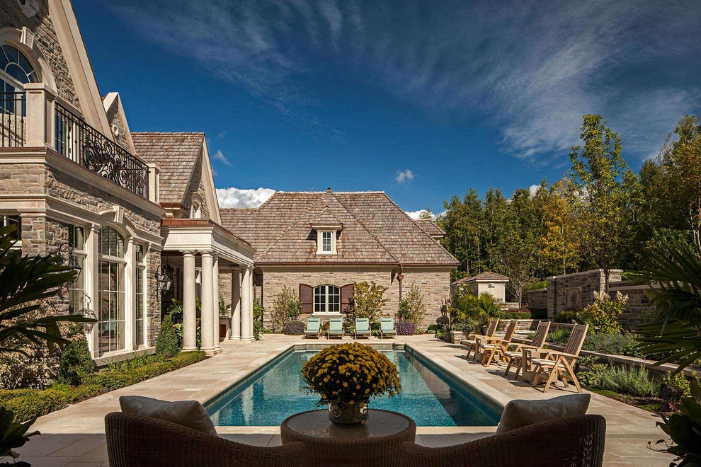 Traditional Tudor Style Home with French Interiors - Klassisch - Pools - Toronto - von Makow ...