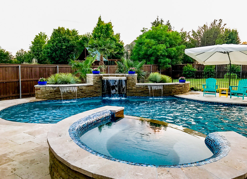 Transitional Curved Cool Pool with Amazing Water Features ...