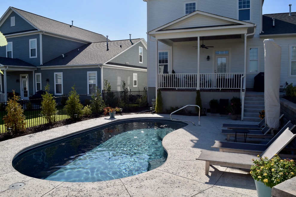 Trilogy Fiberglass Columbia Model Pool, Kidney Shaped - Modern - Pool ...