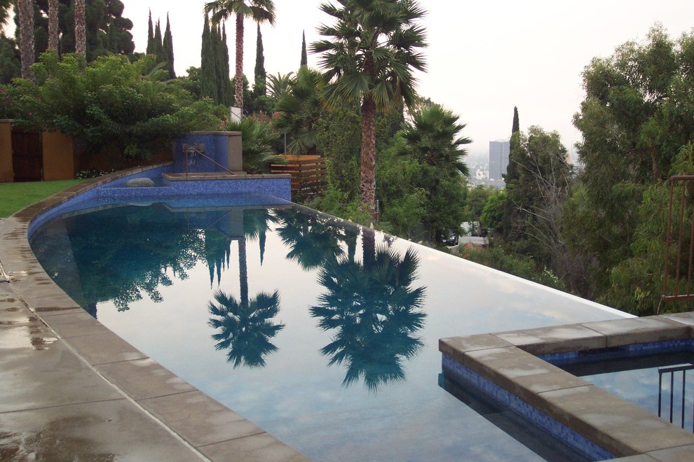 Vanishing Edge/Perimeter Overflow Pools - Modern - Pool - Los Angeles ...