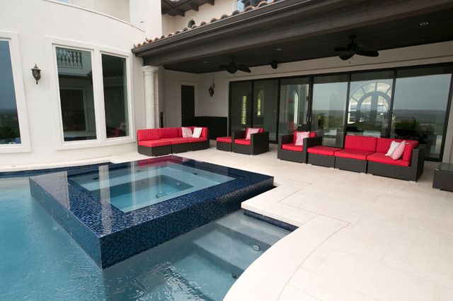 Vanishing Edge With a Modern Twist - Contemporain - Piscine - Austin ...