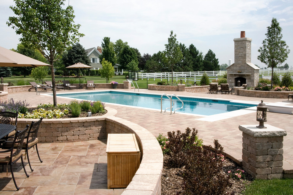 Wadsworth, IL Swimming Pool and Hot Tub - Traditional - Pool - Chicago ...