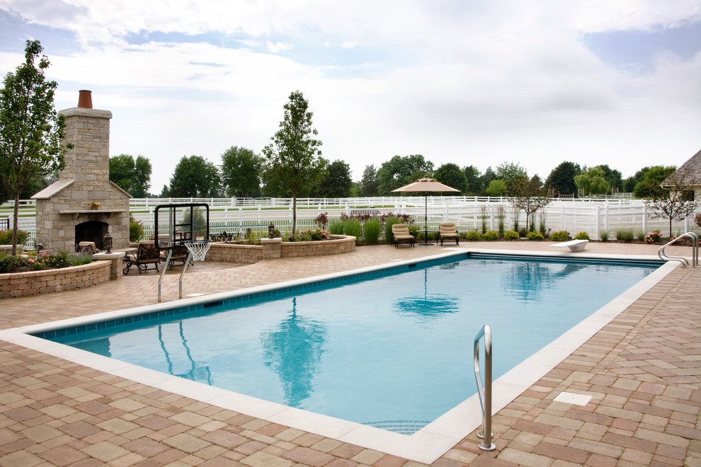 Wadsworth, IL Swimming Pool and Hot Tub - Traditional - Pool - Chicago ...