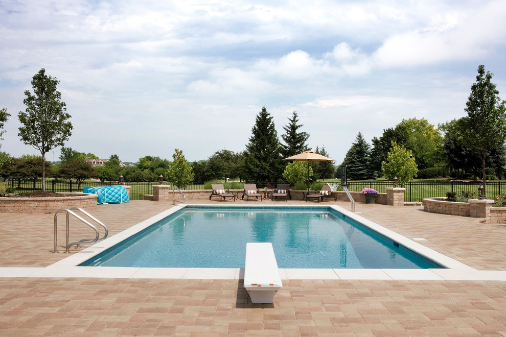 Wadsworth, IL Swimming Pool and Hot Tub - Traditional - Pool - Chicago ...