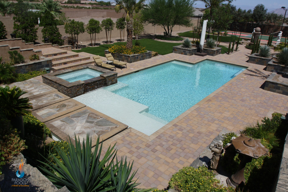 Wet Decks, Baja Shelf, Tanning Ledge, Shamu Shelf - Pool - Las Vegas ...