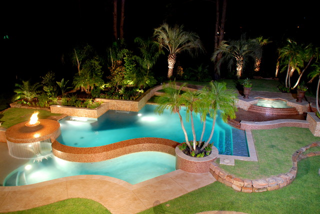 Woodlands Reverse Negative Edge Pool - Contemporary - Pool - Houston ...