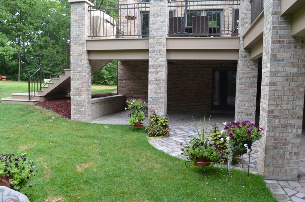 Composite Deck With Brick Columns Photo Gallery Decks And Railings
