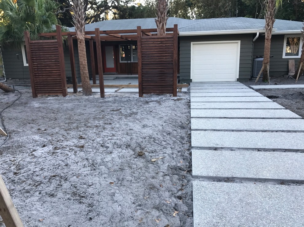 exposed shell concrete driveway - Veranda - Tampa - von Mod-Zen ...
