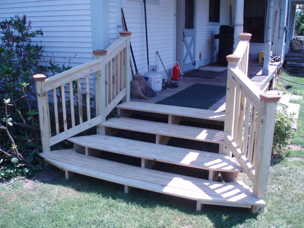 Fanned staircase - Traditional - Porch - Burlington | Houzz