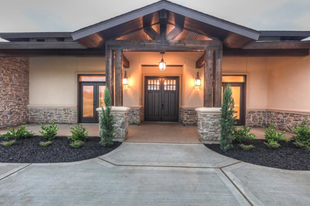 Front Entry - Traditional - Veranda - Houston - by Moffitt Custom Homes ...