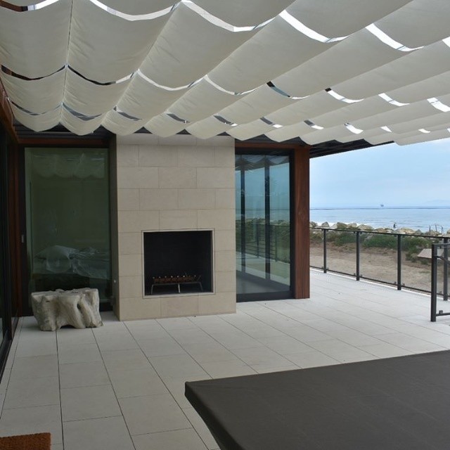 Infinity Canopy creates a transitional space at this luxury beach house ...