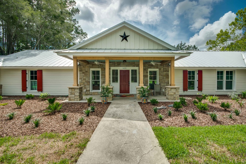 Texas Farmhouse - Farmhouse - Porch - Other - by The Sustainable Design ...