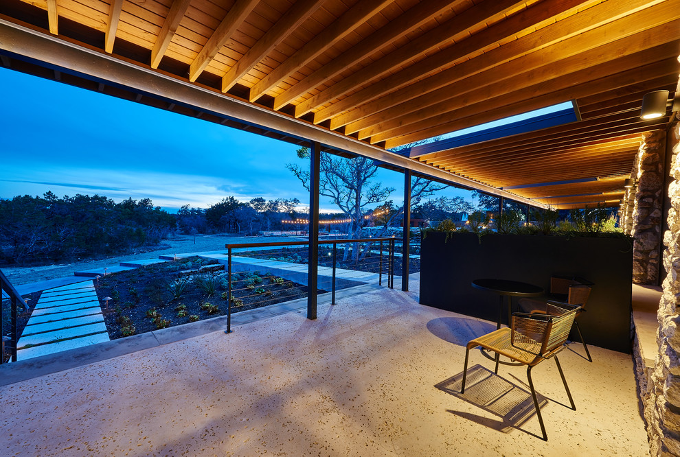 Texas Hill Country Retreat Exterior / Patio / Pool - Modern - Veranda ...