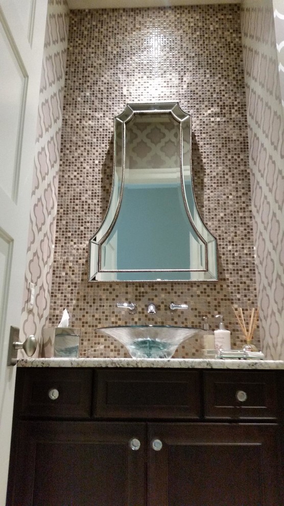 Bloomfield Hills Powder Room Wallpaper - Klassisch modern ...