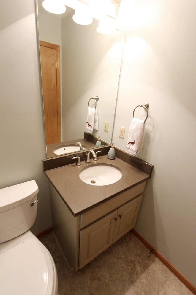 Powder Room - Traditional - Powder Room - Cleveland - by Cabinet-S-Top ...