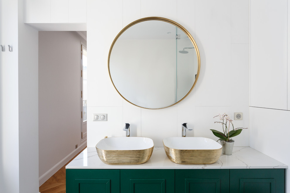 Appartement Haussmannien à Paris - Classique Chic - Salle de Bain ...
