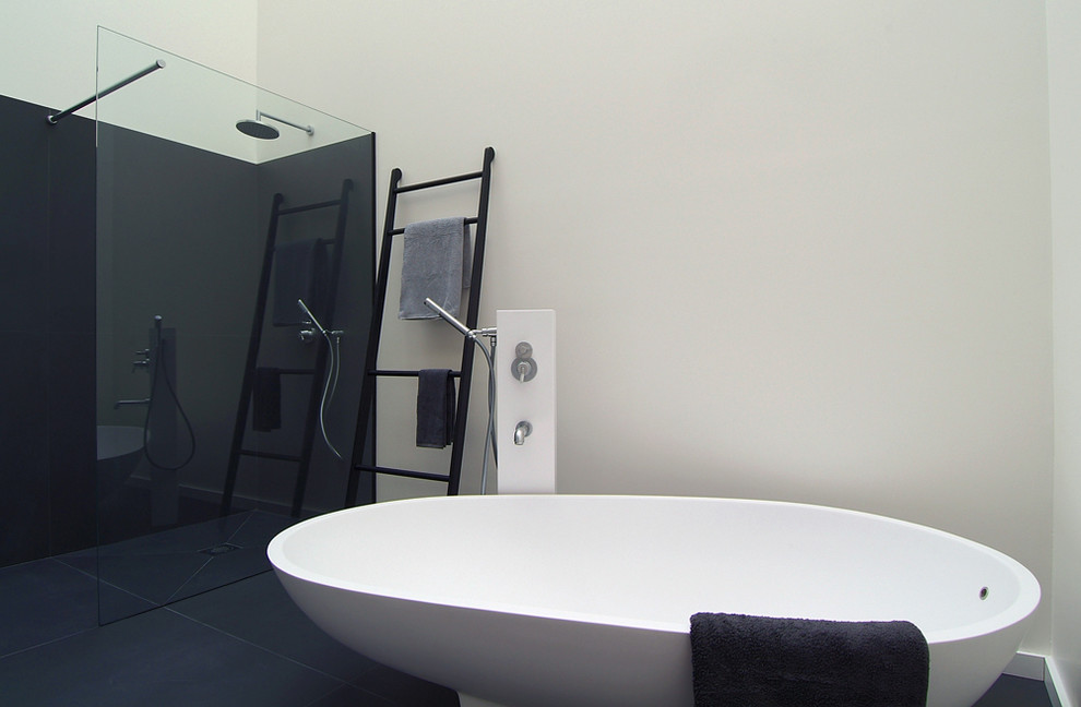 La salle de bain d’un loft parisien - Bathroom - Paris - by B'bath ...