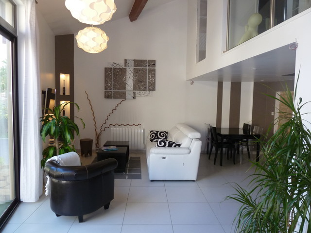 rénovation d'une maison de village dans le Beaujolais - Contemporain ...