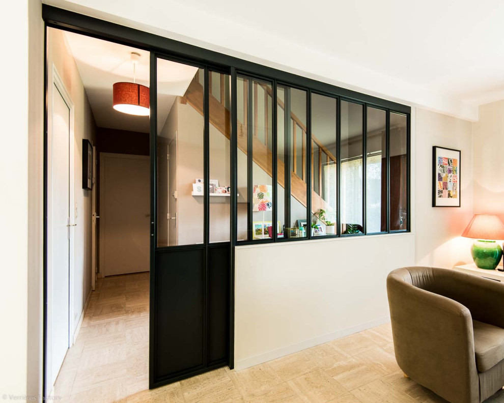 Verrière D'entrée avec Porte Coulissante - Industrial - Family Room ...