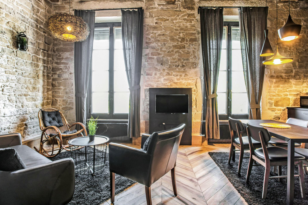 Création d'une seconde location saisonnière sur les quais du Rhône à ...