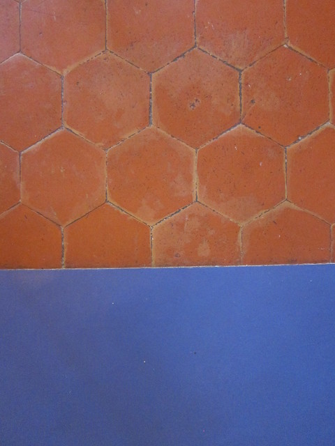 détail des sols salle à manger ( vieilles tomettes et linoléum ...