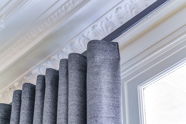 Rideaux en tête wave sur des tringles adaptés - Contemporain - Escalier ...