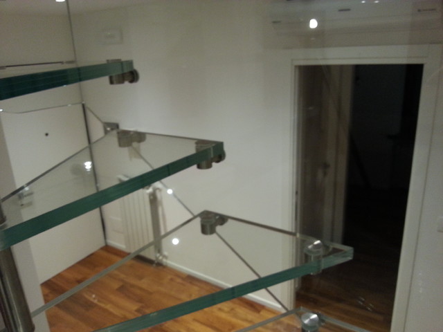 Scala a sbalzo in vetro e acciaio inox - Modern - Staircase - Other ...