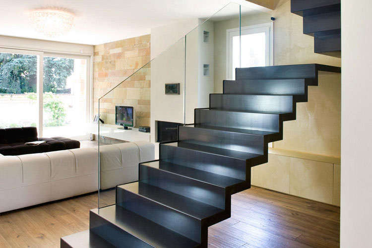 Scale interne moderne ferro / vetro / legno - Modern - Staircase ...