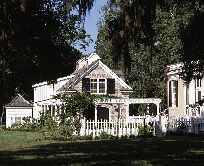 Ancillary Building - Guest House/Garage - Traditional - Shed ...
