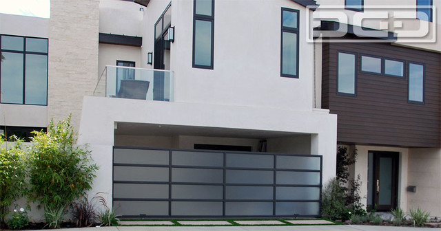 Modern Architectural Driveway Gates | Automatic, Remote-Controlled ...