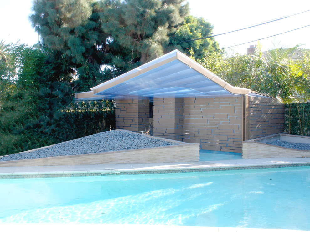 Pool House - Contemporary - Shed - Los Angeles - by Ultra-Unit ...