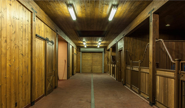 Rustic Mountain Equestrian Property - Rustic - Granny Flat or Shed ...