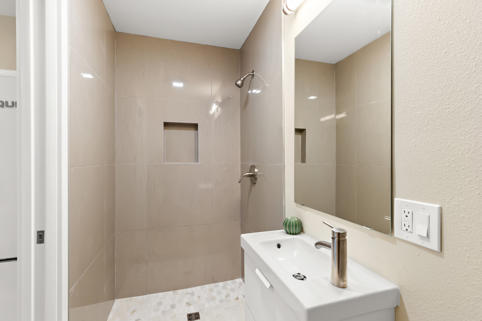 Tiny Home - 210 Square Feet - Modern - Bathroom - Tampa - by Suncrest ...